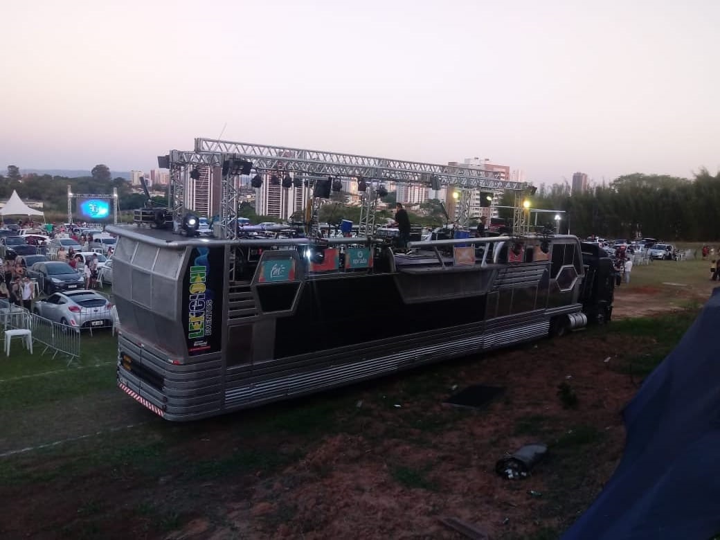 Trio Elétrico de 23 metros animará carnaval em Fartura - Jornal In Foco